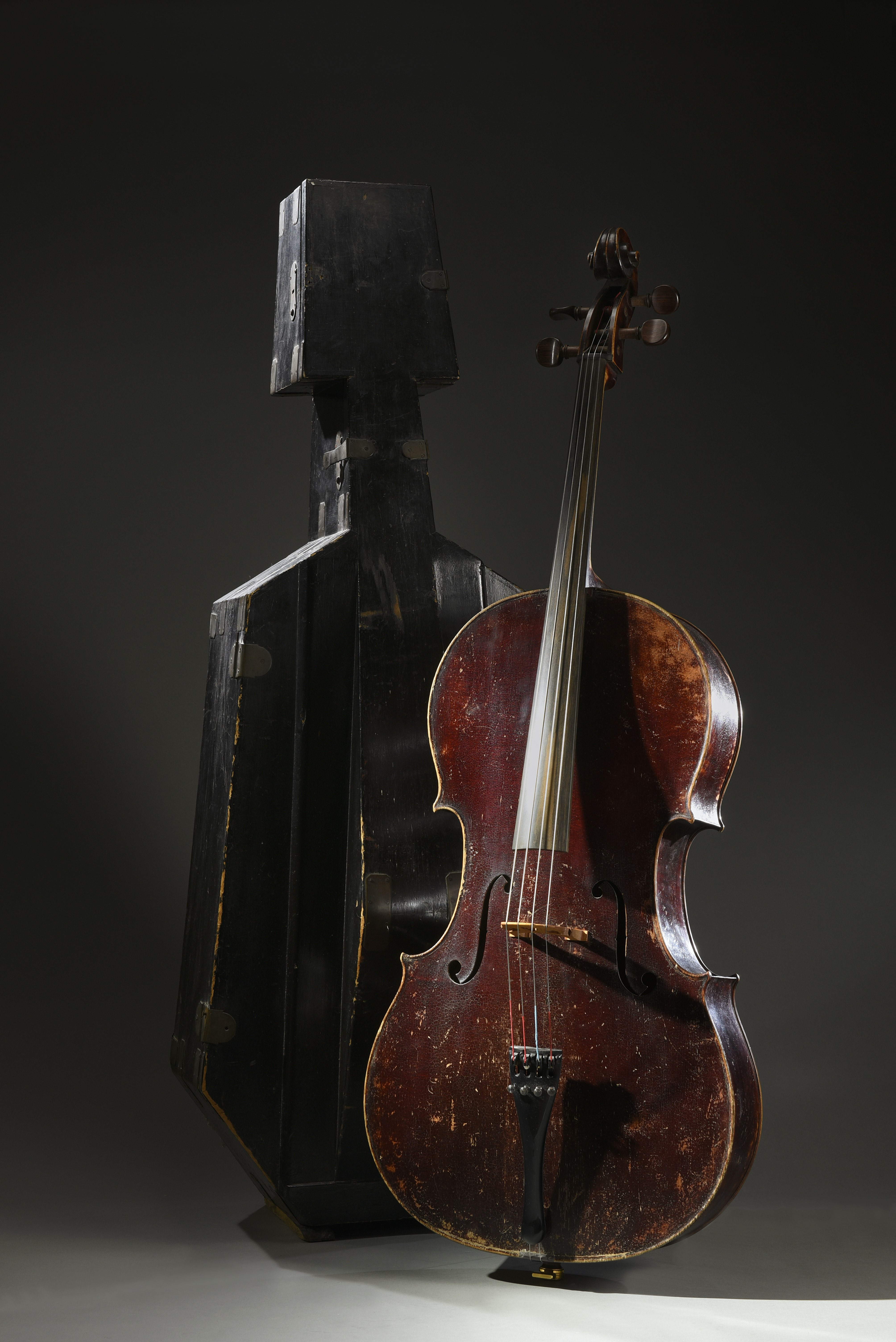 Un rare violoncelle de 1835 par le maître luthier Pierre Silvestre ...